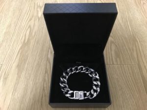 【KRKC＆CO マイアミキューバン喜平ブレスレット レビュー】存在感＆高級感抜群な手首に仕上げる逸品【送料無料・15％OFFクーポン付】 | ジェントル館